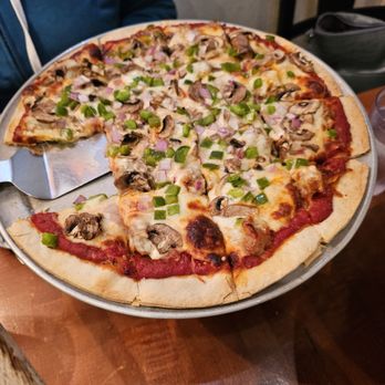 PARK AVENUE PIZZA COMPANY PUB & RESTAURANT - Updated March 2025 - 37 ...