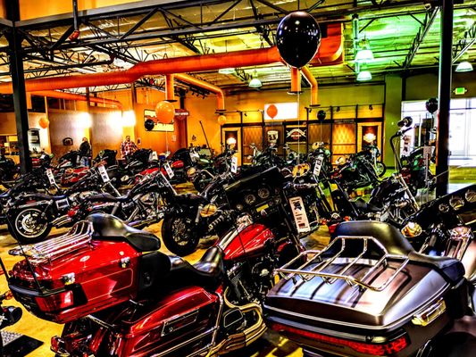 BATTLE BORN HARLEY-DAVIDSON - Updated November 2024 - 104 Photos & 110 ...