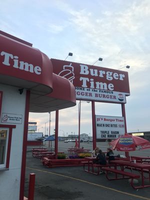 IT’S BURGER TIME - Updated November 2025 - 25 Reviews - 1900 Main Ave ...
