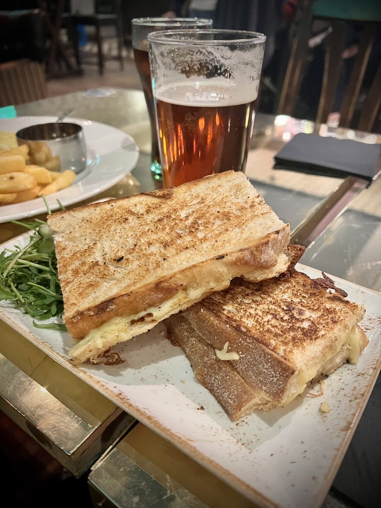 THE BLUE POSTS - Updated October 2025 - 18 Reviews - 6 Bennet Street ...