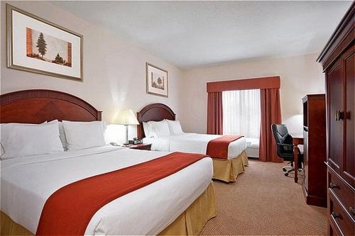 HOLIDAY INN EXPRESS & SUITES DETROIT - FARMINGTON HILLS - Updated ...