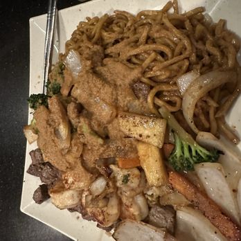 SAGA HIBACHI STEAKHOUSE & SUSHI BAR - Updated October 2025 - 138 Photos ...