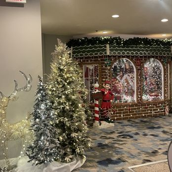 THE THIRSTY ELF - Updated January 2026 - 52 Photos - 100 Front Street W ...