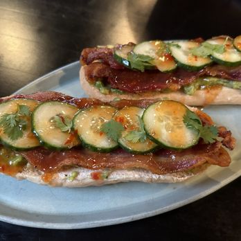 SWAMP BAR - Updated December 2025 - 102 Photos & 40 Reviews - 2144 ...