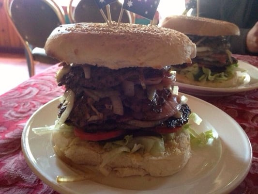 IGLOO ROAD HOUSE - Burgers - 2220 Maroondah Hwy, Buxton Victoria ...
