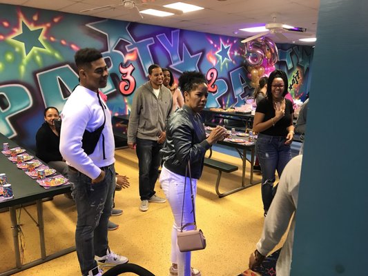 SPARKLES FAMILY FUN CENTER - SMYRNA - 62 Photos & 55 Reviews - Skating ...