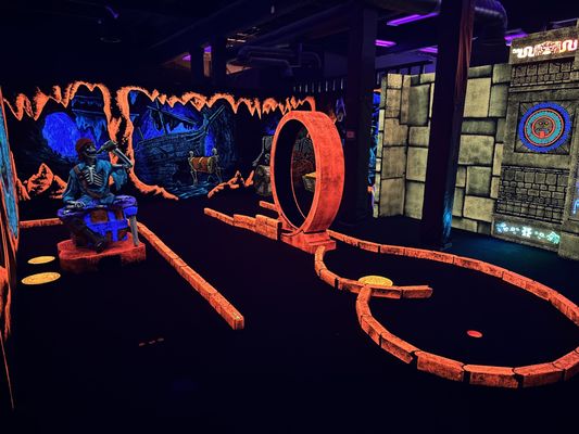 SAC TOWN FAMILY FUN MINI GOLF & ARCADE - 38 Photos & 18 Reviews - 12401 ...