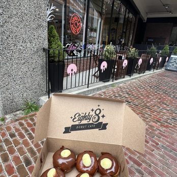 EIGHTY 8 DONUTS - Updated November 2024 - 76 Photos & 48 Reviews - 225 ...