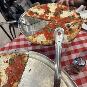 GRIMALDI’S PIZZERIA - Updated October 2024 - 150 Photos & 130 Reviews ...