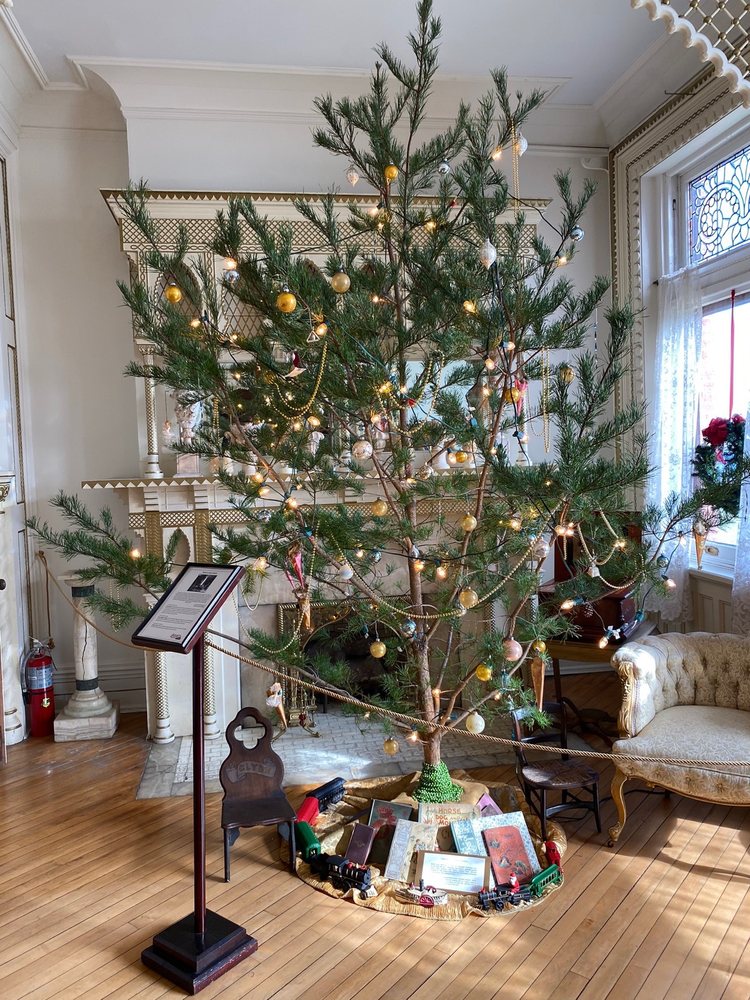 HOWARD STEAMBOAT MUSEUM - 11 Photos & 11 Reviews - 1101 E Market St ...