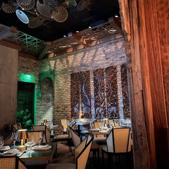 ELEPHANT EAST - Updated December 2024 - 517 Photos & 226 Reviews - 2823 ...