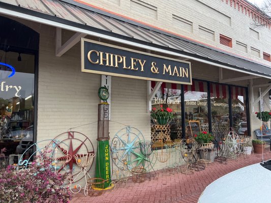 CHIPLEY AND MAIN - Updated July 2025 - 160 North Commerce Ave, Pine ...