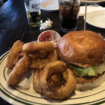 SIX POINTS PUB - Updated August 2024 - 120 Photos & 92 Reviews - 574 ...