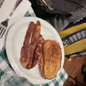 MALONE’S IRISH BAR & GRILL - Updated June 2024 - 40 Photos & 37 Reviews ...