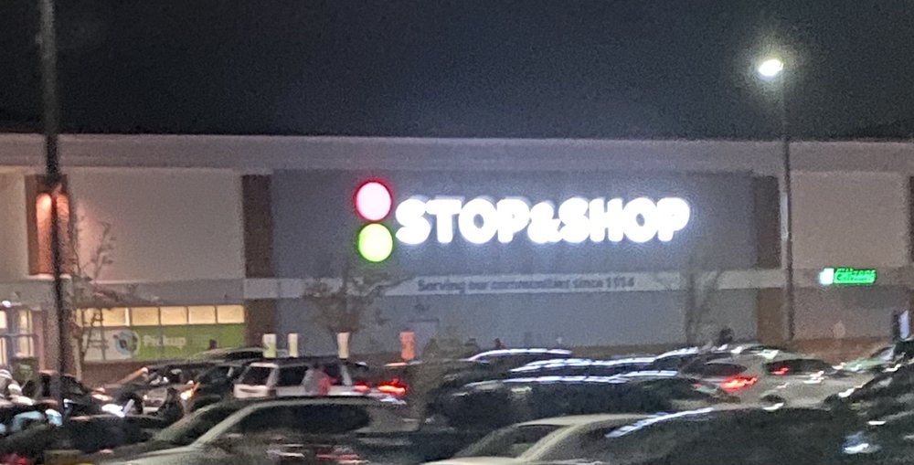 WAMPANOAG PLAZA - Updated December 2025 - 1925 Pawtucket Ave, East ...