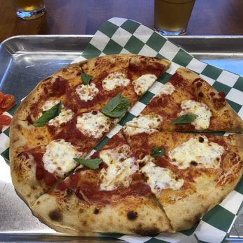 HOOPS PIZZERIA - Updated December 2025 - 29 Photos & 36 Reviews - 697 ...