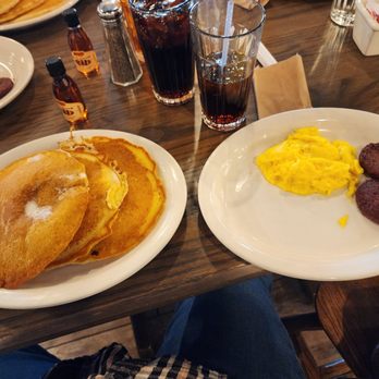 CRACKER BARREL OLD COUNTRY STORE - Updated April 2024 - 335 Photos ...