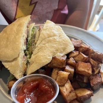 HIDDEN JULLES CAFE - Updated July 2024 - 349 Photos & 512 Reviews ...