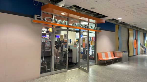 CHINOOK BOWLADROME - Updated January 2026 - 12 Photos - 1-6455 MacLeod ...