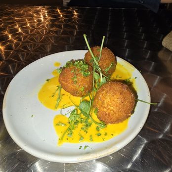 DIVAN RESTAURANT & BAR - Updated July 2024 - 1063 Photos & 741 Reviews ...