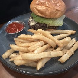 GRAIN & GROG AMERICAN TAVERN - Updated September 2025 - 49 Photos & 45 ...