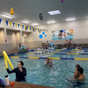 ELMWOOD PARK AQUATIC CENTER - 2 Conti Pkwy, Elmwood Park, Illinois ...