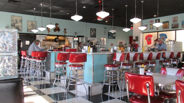 DAYTONA DINER - 51 Photos & 114 Reviews - Diners - 2043 S Atlantic Ave ...