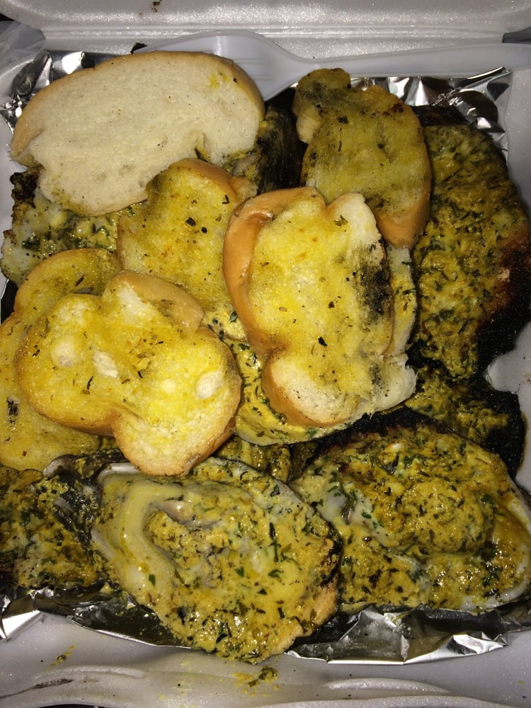 ENTOURAGE SPORTS BAR - Updated July 2025 - 12 Photos - 4326 Downman Rd ...