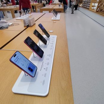 APPLE UTC - Updated December 2025 - 150 Photos & 637 Reviews - 4305 La ...