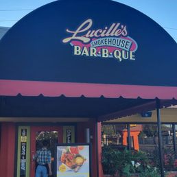 LUCILLE’S SMOKEHOUSE BAR-B-QUE - Updated October 2025 - 1549 Photos ...