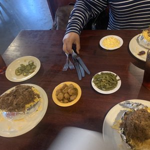 STRAIGHT OFF THE ROAD BBQ - 37 Photos & 107 Reviews - 6803 FM 2100 Rd ...