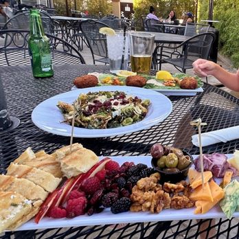 YELLOW BRIX RESTAURANT - Updated October 2024 - 381 Photos & 701 ...