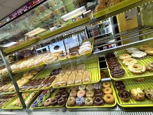 SUN DONUTS - Updated December 2025 - 42 Photos & 53 Reviews - 2644 ...