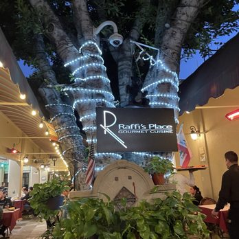 RAFFI’S PLACE - Updated June 2024 - 6141 Photos & 6555 Reviews - 211 E ...