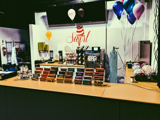SWIRL ICE CREAM BAR - 1265 Galleria At Tyler, Riverside, California ...