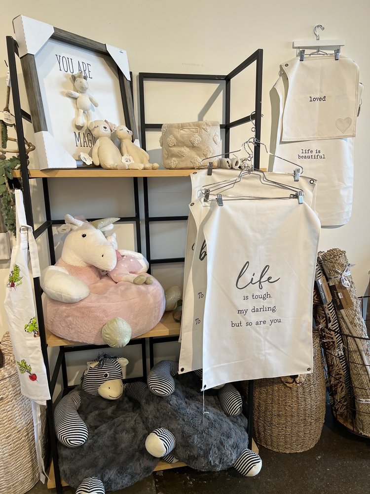 TAG OUTLET - Updated December 2025 - 11 Photos - 3310 N Elston Ave ...