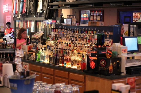 8 BALL SPORTS BAR & BILLIARDS - Updated December 2025 - 32 Photos & 15 ...