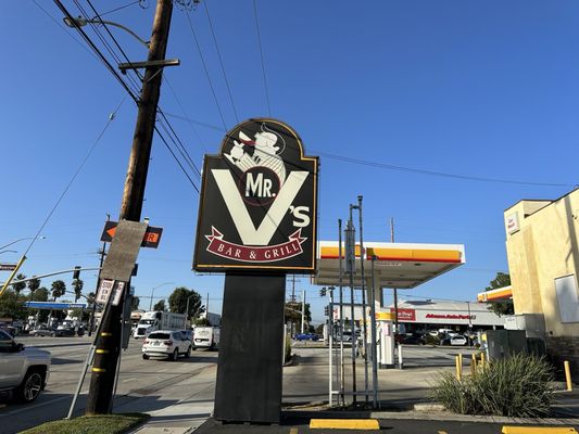 MR. V’S BAR AND GRILL - Updated August 2024 - 736 Photos & 900 Reviews ...