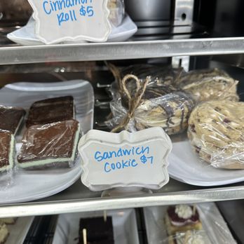 OLDE WORLD BISTRO - BERLIN - Updated October 2025 - 82 Photos & 73 ...