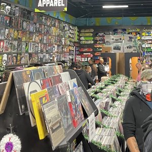 LEVEL UP GAMES - Updated October 2025 - 26 Photos - 7602 Baltimore ...