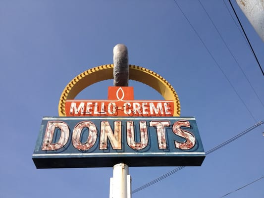 MELLO-CREME DONUTS - Updated October 2025 - 822 S Metcalf St, Lima ...
