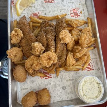 OFF THE HOOK - Updated November 2025 - 21 Photos & 28 Reviews - 2319 S ...