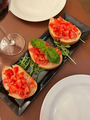 MAMA EAT - Updated July 2025 - 125 Photos & 110 Reviews - Via di San ...