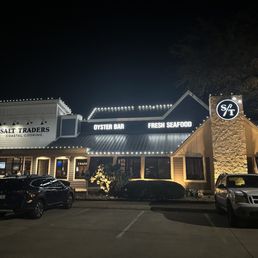 SALT TRADERS ZILKER - Updated December 2025 - 1064 Photos & 542 Reviews ...