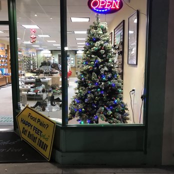 HAPPY FEET PLUS - Updated April 2025 - 52 Photos & 25 Reviews - 1453 ...