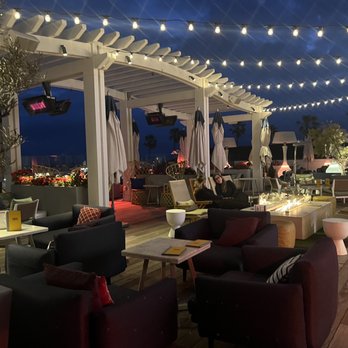 TOPSIDE ROOF DECK - 305 Photos & 207 Reviews - 3300 Newport Blvd ...