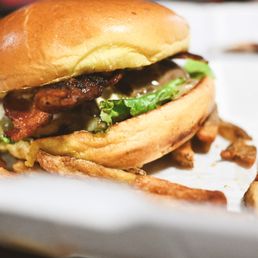 LITTLE BITTY BURGER BARN - Updated September 2025 - 489 Photos & 375 ...