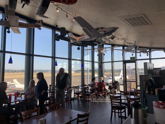 FLIGHT DECK RESTAURANT & LOUNGE - Updated October 2025 - 115 Photos ...