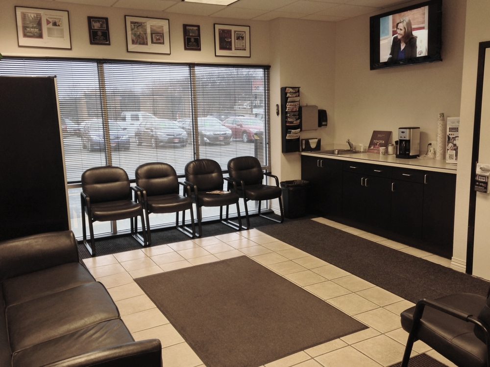 CROWN TOYOTA - Updated December 2025 - 14 Reviews - 255 W Pershing Rd ...