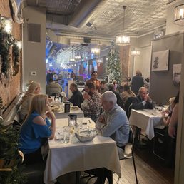 BLUE POINT OYSTER & SUSHI BAR - Updated June 2025 - 113 Photos & 115 ...